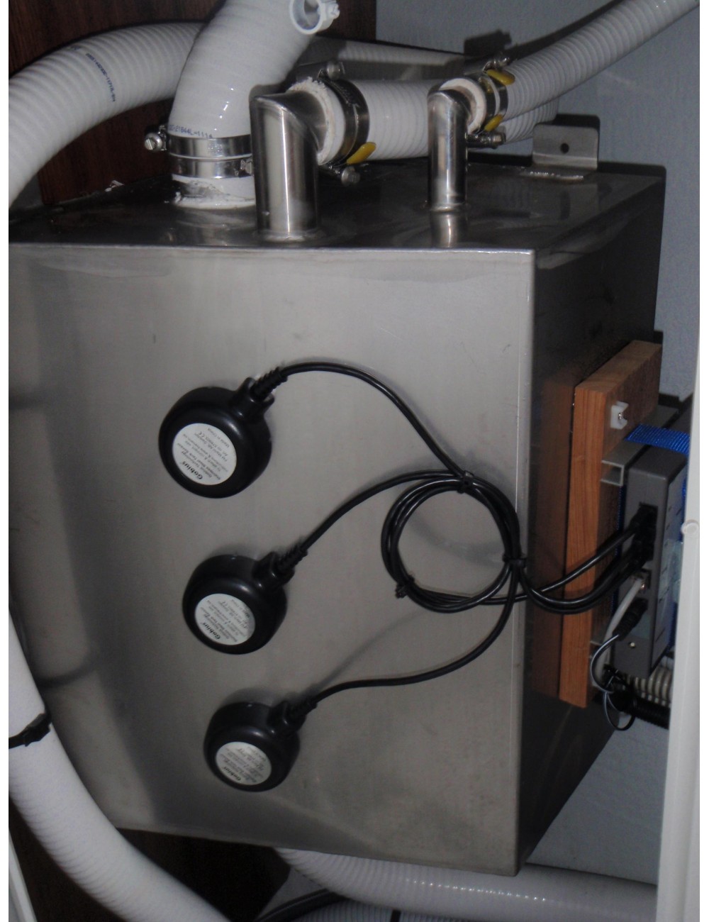 Water / fuel gauge - 4 levels indication 3 probes